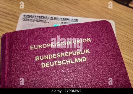 Deutscher Reisepass mit Personalausweis *** German passport with ...
