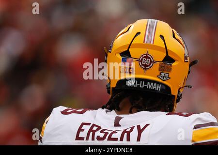 Minnesota offensive lineman Aireontae Ersery runs a drill at the NFL ...