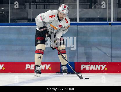 Evan Barratt (Nuernberg Ice Tigers, #10) im Gespräch mit dem ...