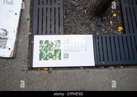 Toronto Wind kinetic sculpture at TD Terrance on Front Street West in ...