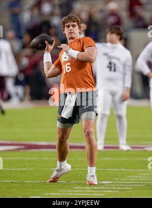 Texas quarterback Arch Manning (16) looks for a receiver during the ...