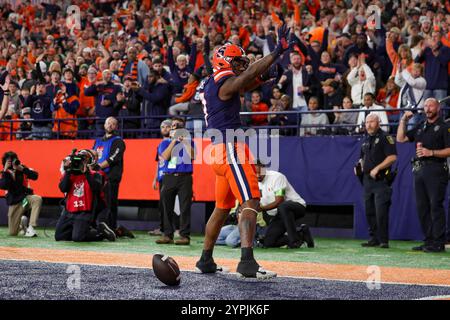 Syracuse wide receiver Jackson Meeks (7) runs the football during the ...