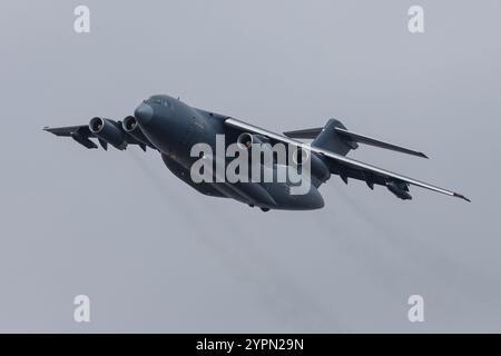 A Chinese YU-20 aerial tanker and J-16 fighter jets fly past the ...