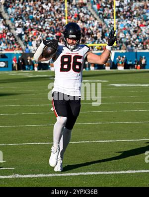 Houston Texans tight end Dalton Schultz arrives for the NFL football ...