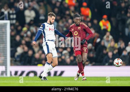 Manu Kone of AS Roma seen in action during the Serie A match between ...