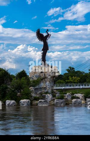 USA, Kansas, Wichita, Keeper of the Plains footbridge on the Arkansas ...
