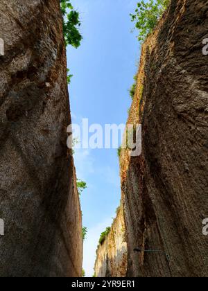 Limestone Cliff Walls at Pandawa Beach, Bali Stock Photo - Alamy