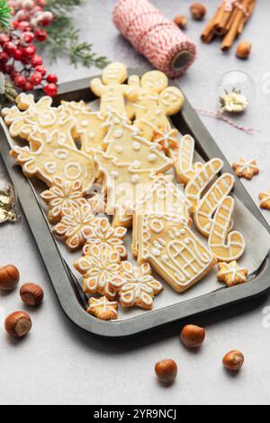 Baking tray of reindeer shaped gingerbread cookies for christmas Stock ...