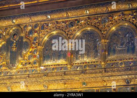 The Pala d'Oro or Golden Panel is an alterpiece in St. Mark's Basilica ...