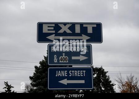Directional signs at Canada's Wonderland on Jane Street in Vaughan ...