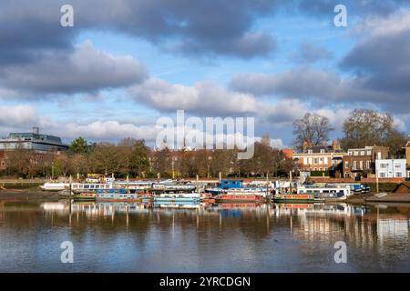 Stretch of Thames path from Hammersmith Bridge to Barnes, London,UK ...