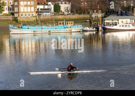 Stretch of Thames path from Hammersmith Bridge to Barnes, London,UK ...