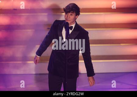 Saenger Wincent Weiss - ARD Live Show Adventsfest der 100.000 Lichter ...