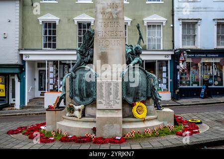 Lewes War Memorial After Remembrance Sunday, Lewes, East Sussex, UK ...