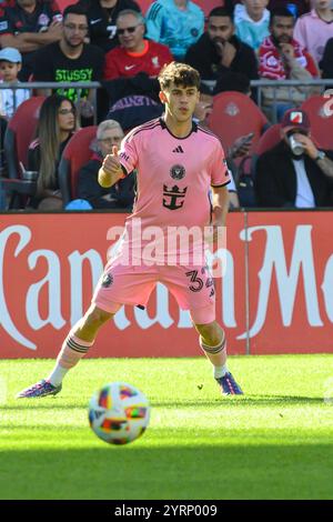 Inter Miami defender Noah Allen (31) and Vancouver Whitecaps goalkeeper ...