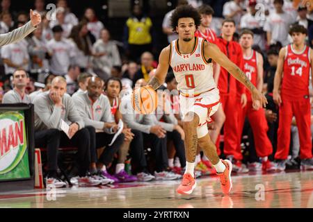 Maryland guard Ja'Kobi Gillespie (0) handles the ball during the first ...
