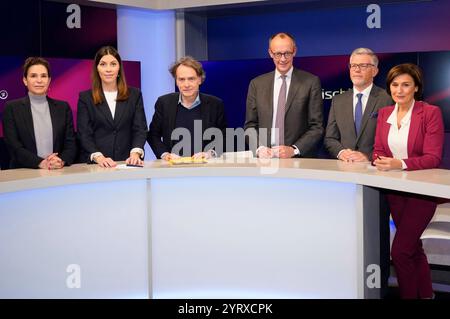 Friedrich Merz und Sandra Maischberger in der ARD-Talkshow maischberger ...
