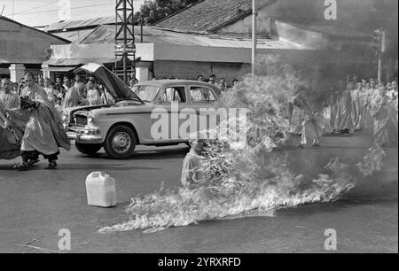 Buddhist monk Thich Quang Duc, protest Vietnamese government oppression ...