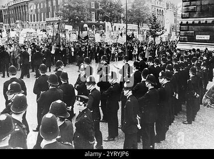 Anti-Vietnam War Demonstration, London, 17 March 1968 Stock Photo - Alamy