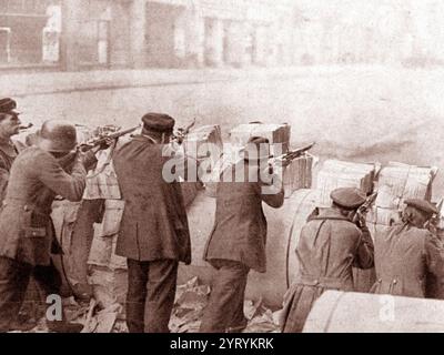 Barricade during the Spartacus uprising in Berlin, 1919 Stock Photo - Alamy