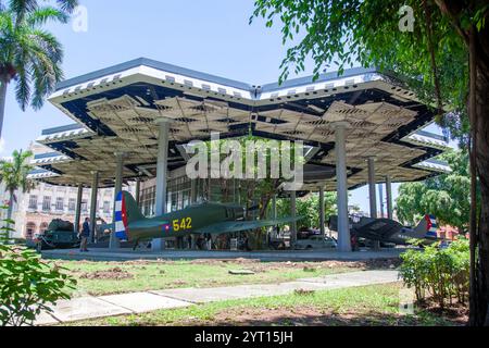 The Granma Memorial in downtown La Habana, Havana, Cuba Stock Photo - Alamy
