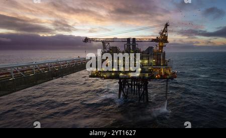 Oil rig, North Sea, Forties Alpha Stock Photo - Alamy