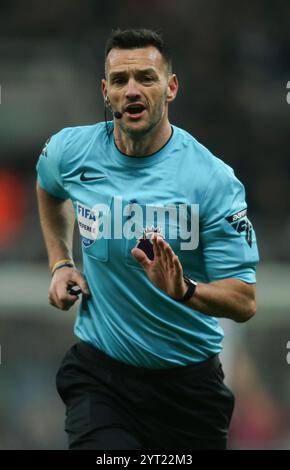 Referee Andy Madley during the Premier League match at the American ...