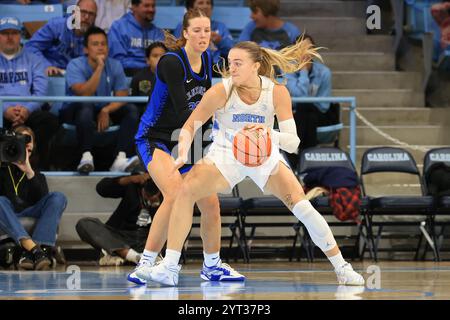 Kentucky forward Amelia Hassett (32) plays Belmont in an NCAA ...