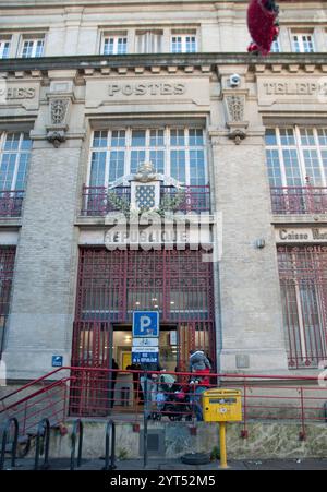 Post Office, St Denis, Paris, France Stock Photo - Alamy