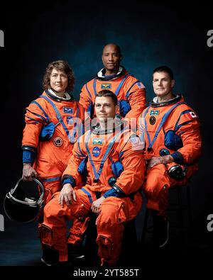 NASA astronauts Christina Koch, Reid Wiseman, Victor Glover, and CSA ...