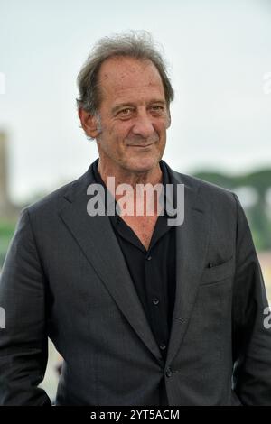 Vincent Lindon Photocall of the film "Le Deuxième Acte" (The Second Act ...