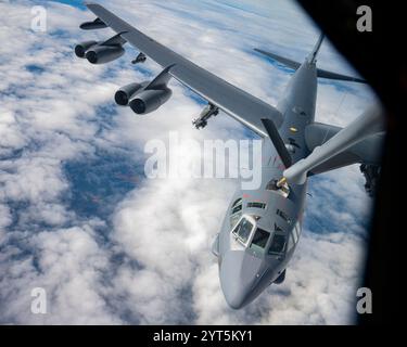 US Navy A B-52 Stratofortress assigned to the 40th Expeditionary Bomb ...