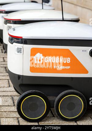 Starship Technology autonomous robots that deliver groceries to ...
