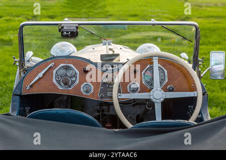 Classic car cockpit Stock Photo - Alamy