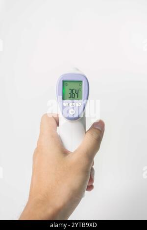 Digital Heat Meter with LCD Display and Red Valve for Residential ...
