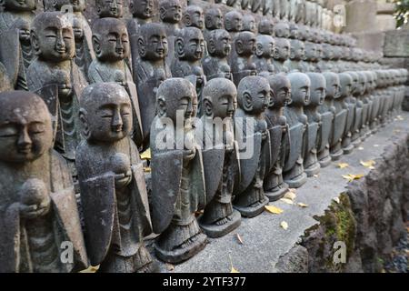 Jizoson dieties (1,000 Jizo) enshrined around the Jizo-do Hall ...