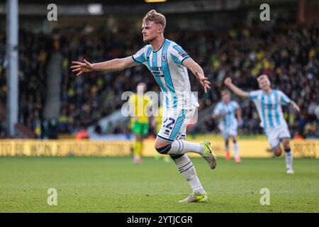 Tommy Conway of Middlesbrough celebrates his goal to make it 3-0 during ...