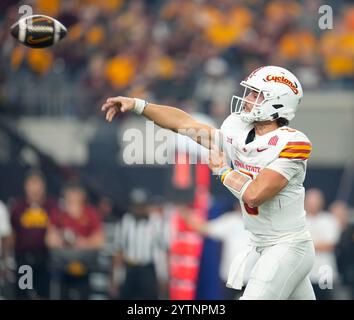 Iowa State quarterback Rocco Becht (3) runs for a touchdown against ...