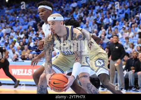 Georgia Tech forward Duncan Powell (31) shoots against Louisville ...