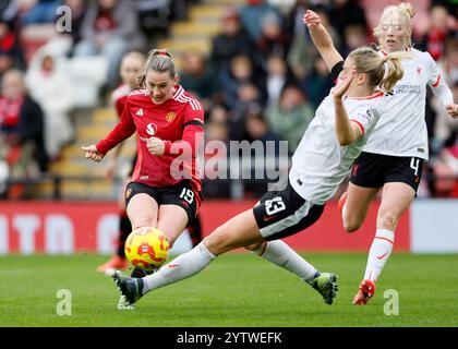 Manchester United's Elisabeth Terland scores their side's second goal ...