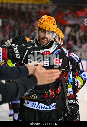 Miha Verlic (Pinguins Bremerhaven) Schwenninger Wild Wings gegen ...