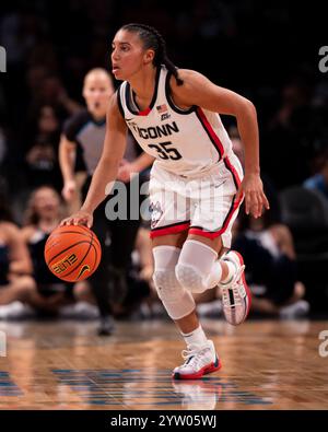 UConn guard Azzi Fudd (35) in the first half of a first-round college ...