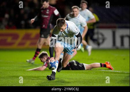 Sam Prendergast of Leinster scores a try during the BKT United Rugby ...