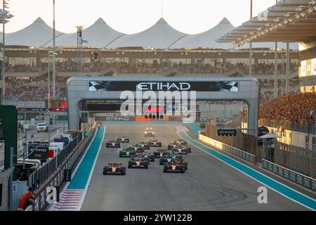 Race start at the Formula One Etihad Airways Abu Dhabi Grand Prix 2025 ...
