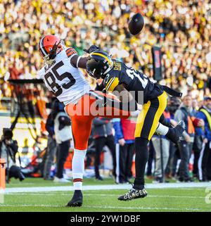 Pittsburgh Steelers safety Deshon Elliott arrives prior to the start of ...