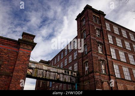 The impressive Mutual Mills at Heywood, Rochdale, England Stock Photo ...
