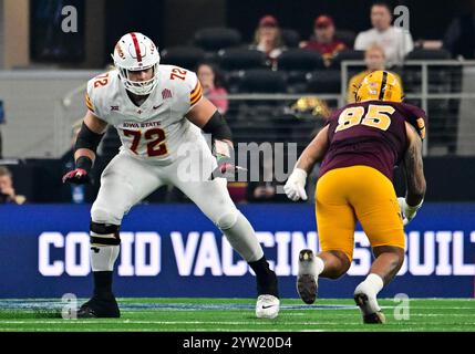 Iowa State offensive lineman Jalen Travis runs in the 40-yard dash at ...