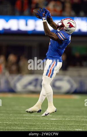 Southern Methodist Mustangs wide receiver Tyler Page (4) catches a pass ...