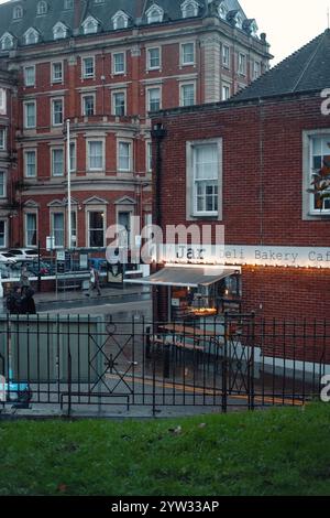 Jar Deli Bakery shop outside Exeter Central train station Stock Photo ...