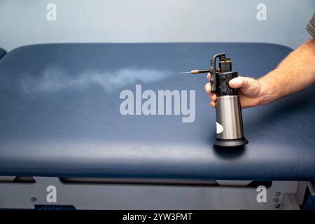 cryotherapy spray, liquid nitrogen gun cannister, freezing skin lesions ...